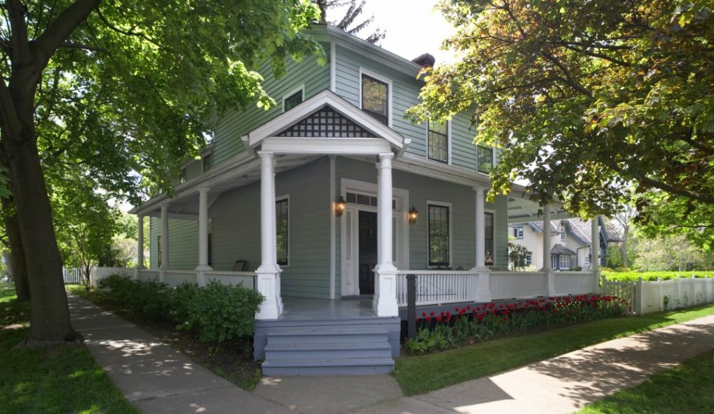 Pros and Cons of Choosing a House on a Corner Lot — RISMedia