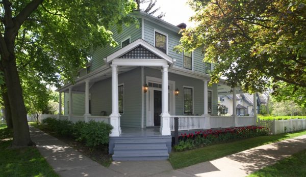 Pros and Cons of Choosing a House on a Corner Lot — RISMedia