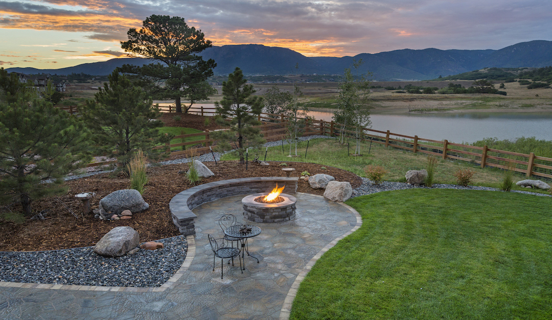 5 Outdoor Features for a Luxurious Backyard Experience — RISMedia