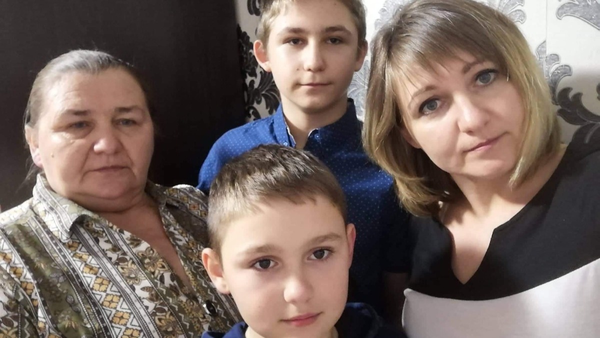 Picture 3.Aunt, Cousin and her kidsjpeg — RISMedia