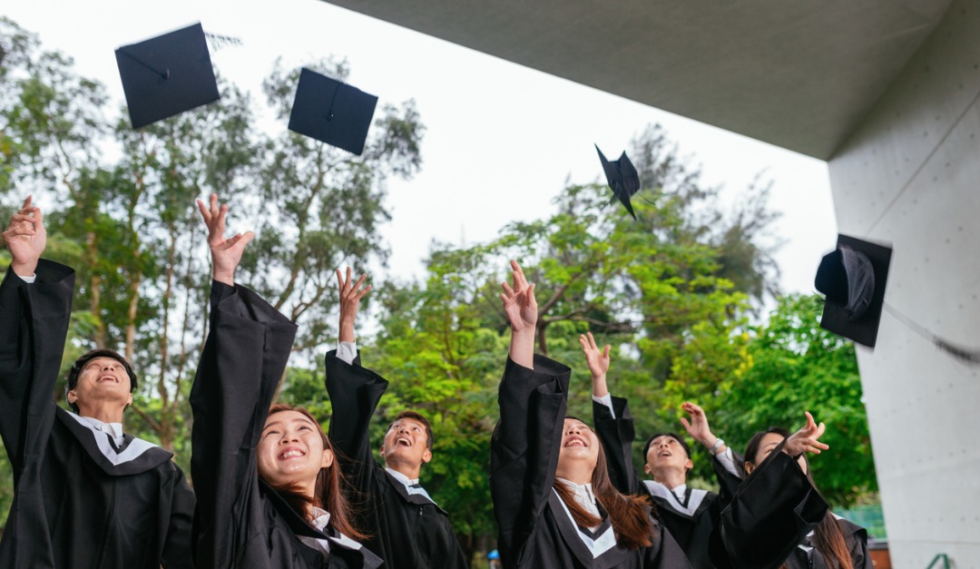 Unique Ideas to Make Your Graduation Party One to Remember — RISMedia