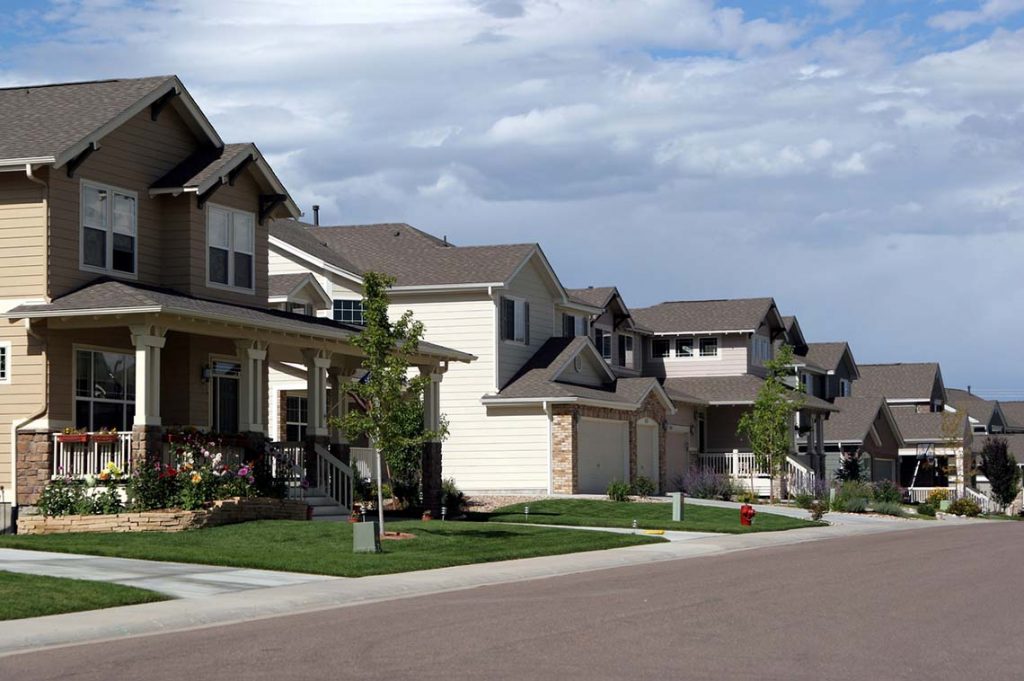 3 Things Your Clients Should Know About Property Lines — RISMedia