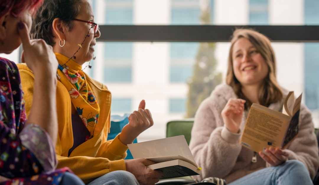 10 Book Reflection Prompts — RISMedia