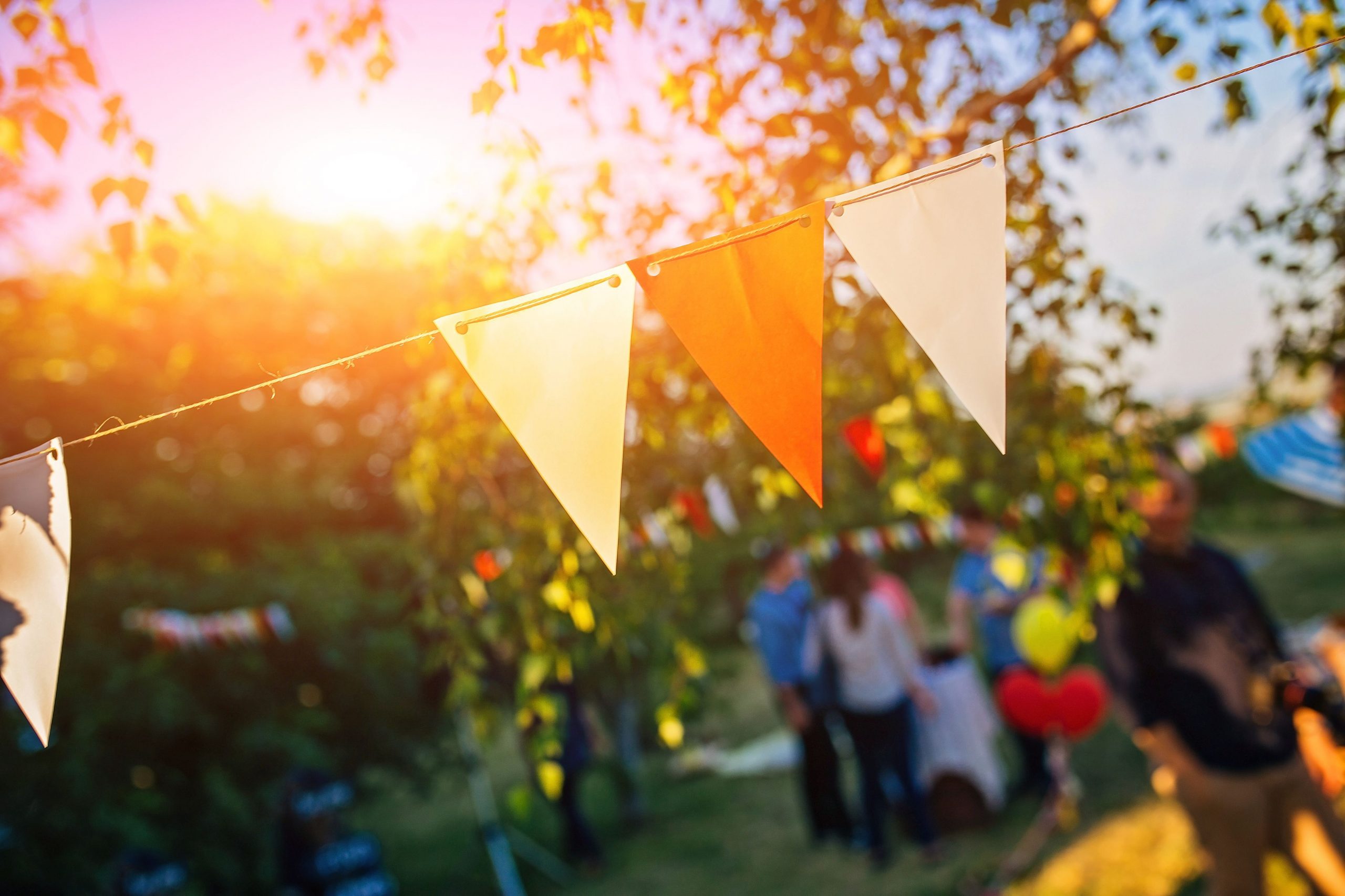 The Simple Guide to Hosting Memorable Outdoor Parties This Season ...