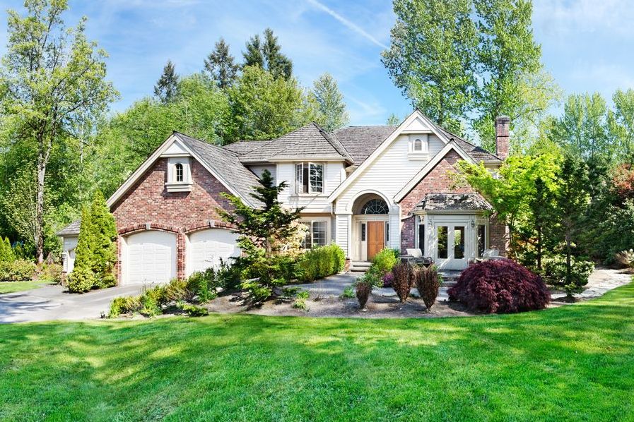 Summer Curb Appeal: First Impressions That Convert Into Offers — RISMedia